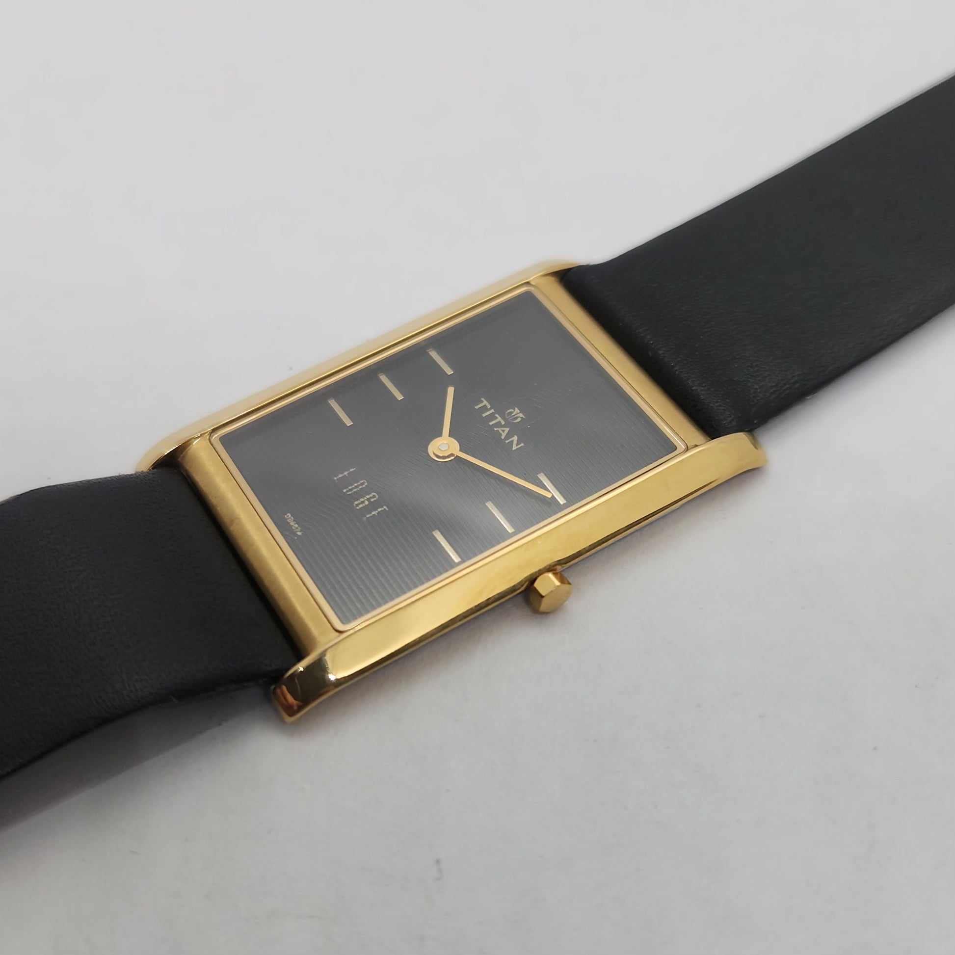 Original TITAN EDGE 1043YAB Rectangular Black Face 28MM Case Men's Wat ...